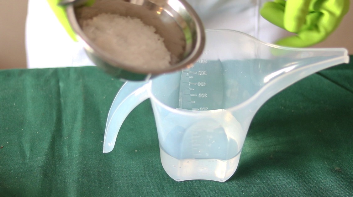 Quais materiais utilizar com Soda Cáustica? - ESPIRAL DE ERVAS